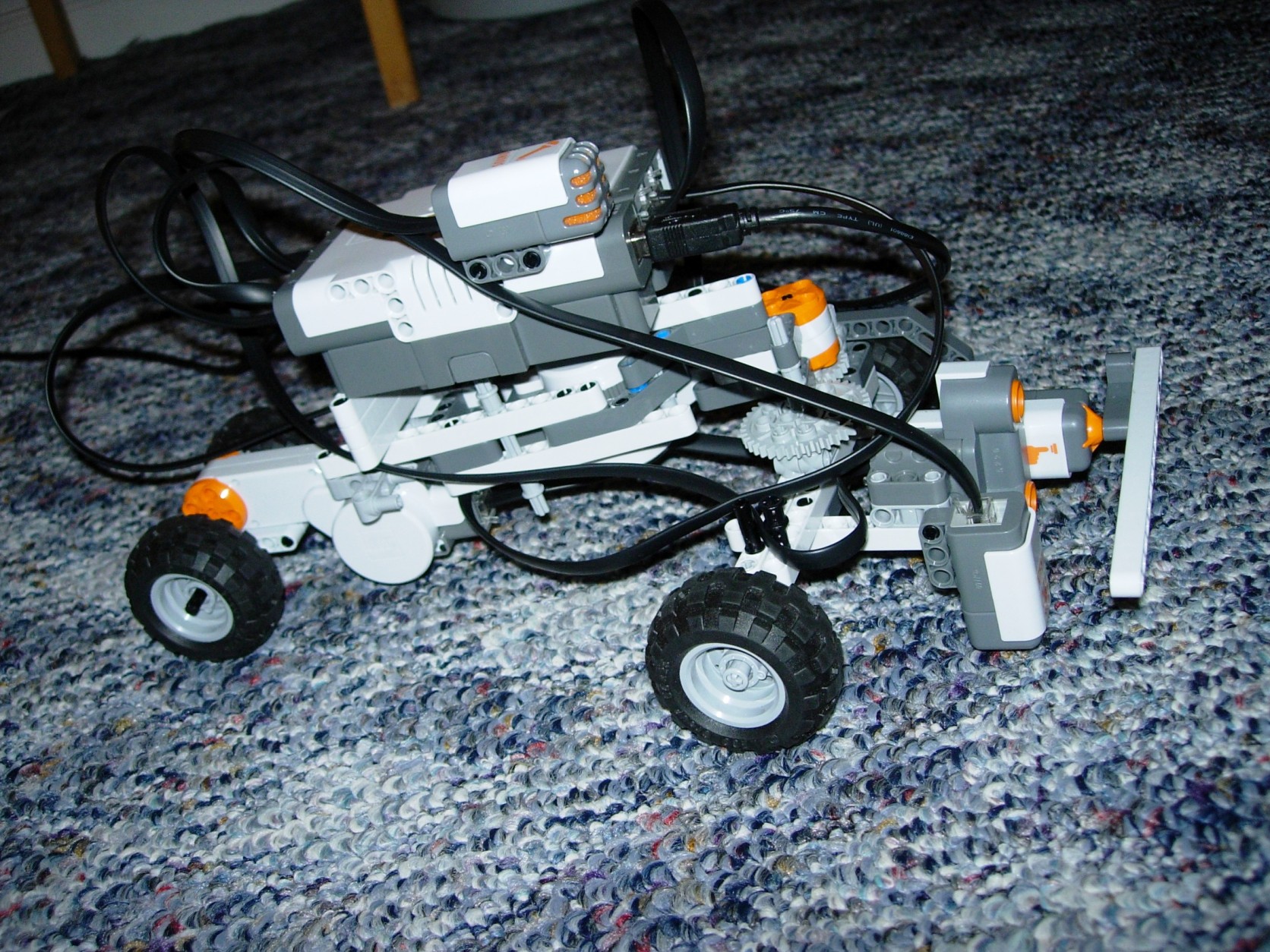 Nxt "car" programmed in RobotC | RobotShop Community